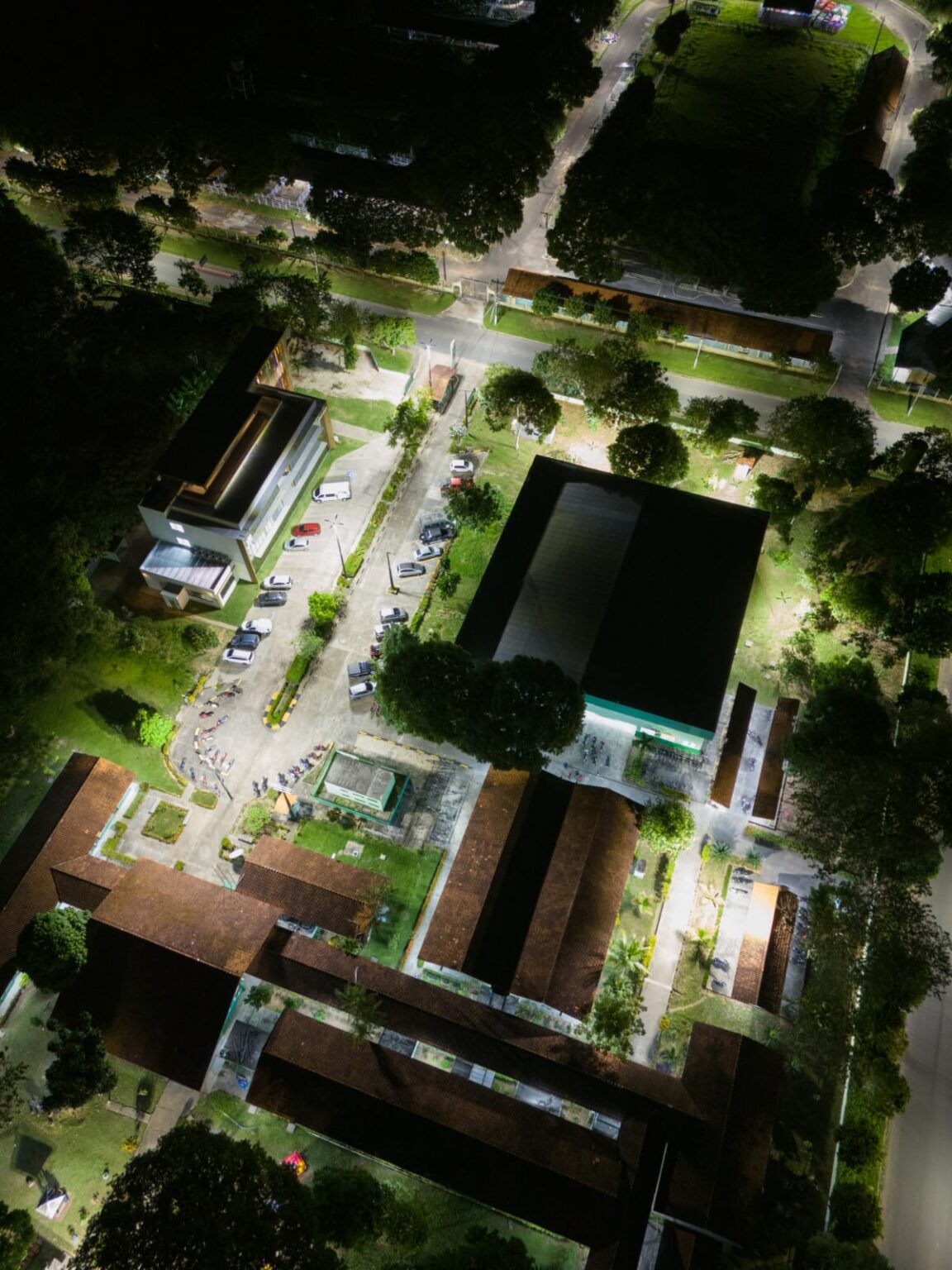 Campus da UEA em Parintins passa a contar com iluminação de LED em ...